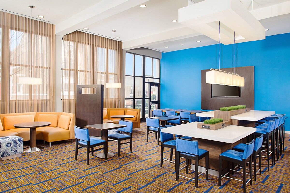 Courtyard by Marriott Atlantic City Beach Block Reviews, Deals & Photos ...