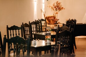 Pequenos-almoços, almoços e jantares servidos 
