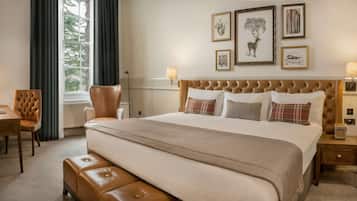 Cofres nos quartos, Wi-Fi de cortesia, roupa de cama