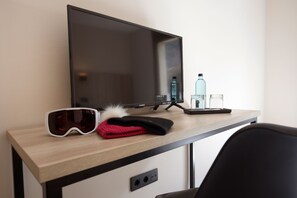 Cofre no quarto, secretária 