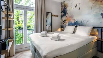 Quarto (Queen) | Cofres nos quartos, ferros/tábuas de passar roupa, Wi-Fi de cortesia