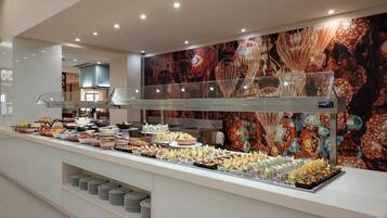 Pequeno-almoço tipo buffet diário incluído