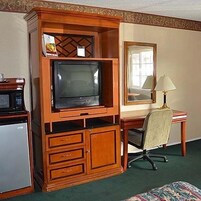 Quarto, 2 camas de casal, para não fumantes | Escrivaninha, ferros/tábuas de passar roupa, Wi-Fi de cortesia