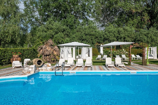 Piscina exterior sazonal