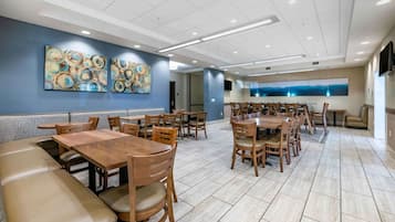 Pequeno-almoço takeaway diário incluído