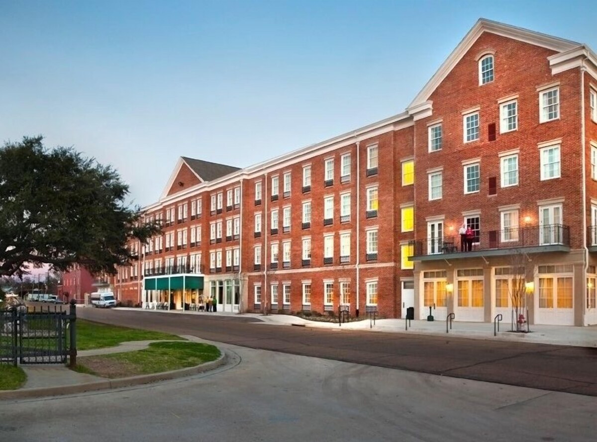 Natchez Grand Hotel & Suites On the River Reviews, Deals & Photos 2023 ...
