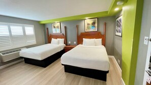 Quarto Deluxe, 2 camas queen-size | 1 quarto, secretária, cortinas/cortinados opacos, quartos insonorizados 