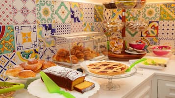 Café da manhã com buffet todos os dias (EUR 15 por pessoa)