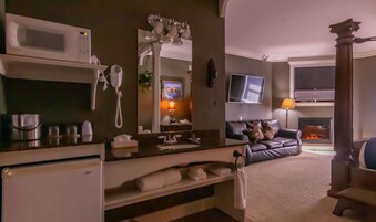 Camas de colchão pillowtop, minibar, secretária, quartos insonorizados 