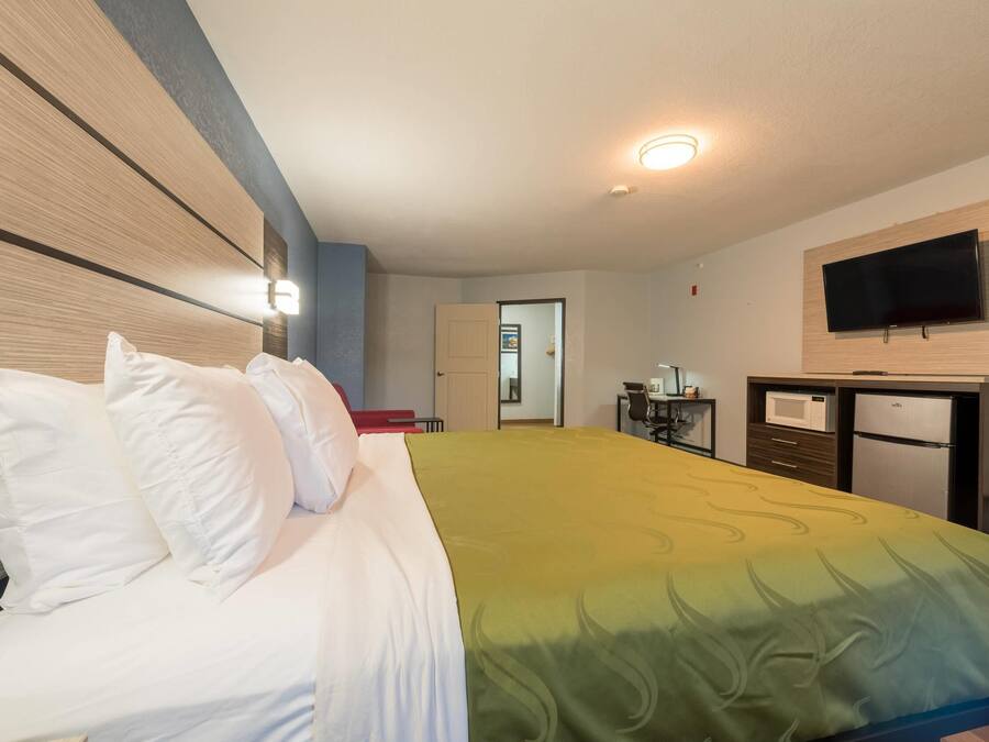 Quarto, 1 cama king-size, não fumadores | 1 quarto, roupa hipoalergénica, secretária