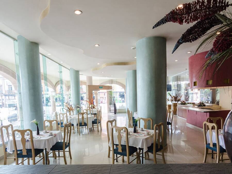 Pequeno-almoço preparado no momento diário mediante uma taxa