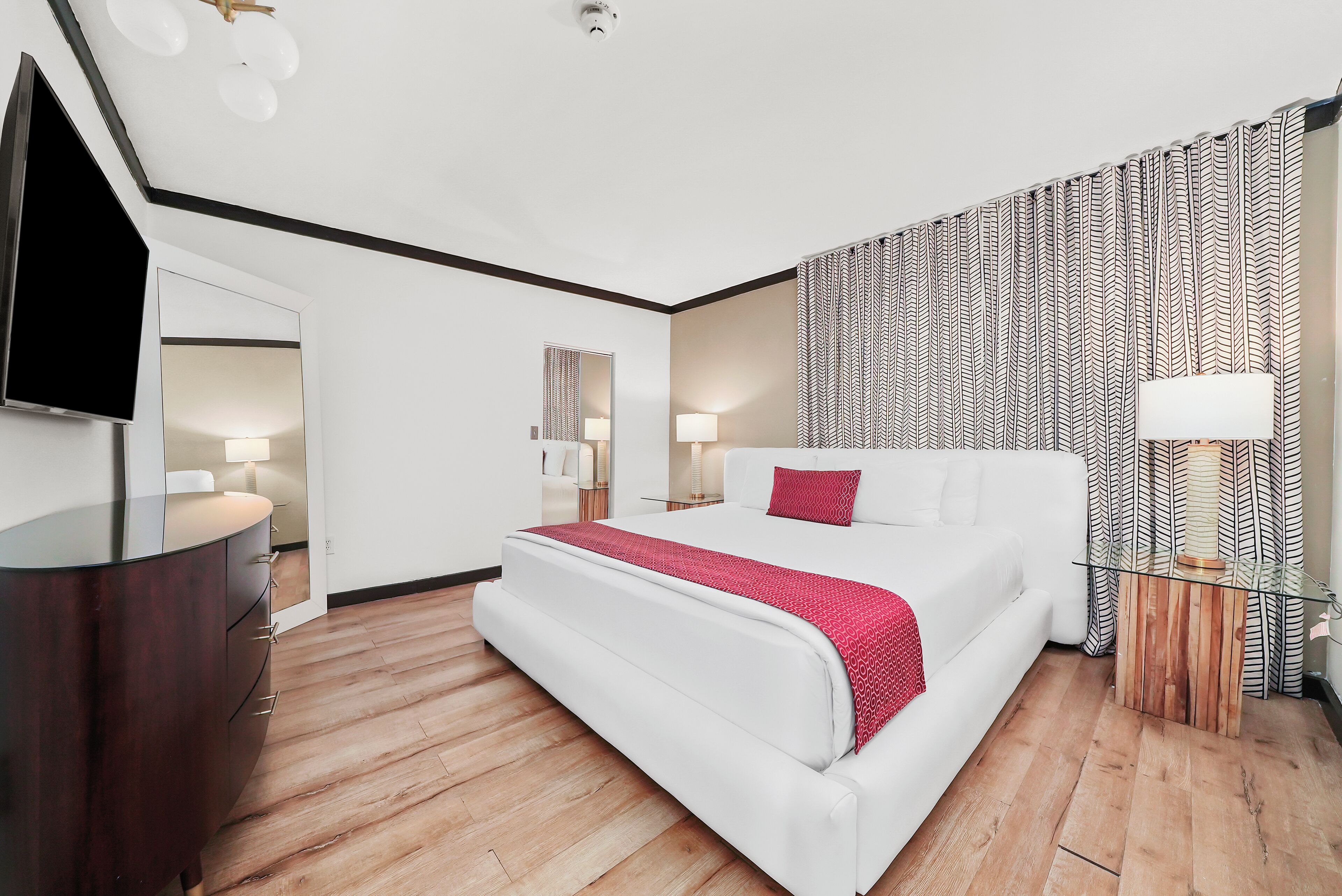 Suite Deluxe, 2 quartos | Lençóis de algodão egípcio, roupa de alta qualidade, edredões de penas 