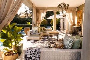 Lençóis de algodão egípcio, camas de colchão viscoelástico, minibar 