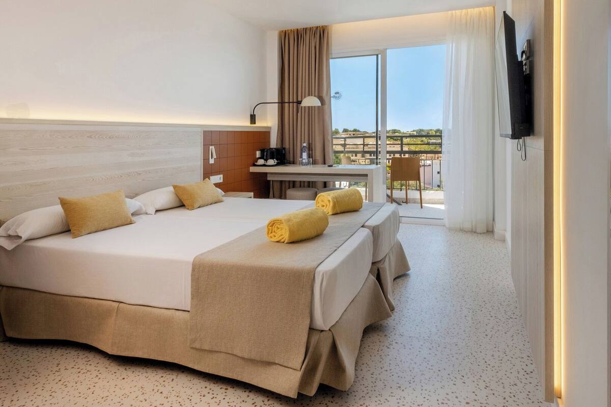 Quarto, varanda, vista para o mar (Sky) | Cofre no quarto, secretária, quartos insonorizados, Wi-fi 