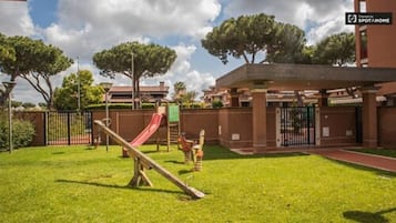 Área de recreio para crianças (ao ar livre)