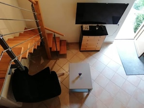 Quarto Quádruplo | Cofre no quarto, com mobília individualizada, secretária 