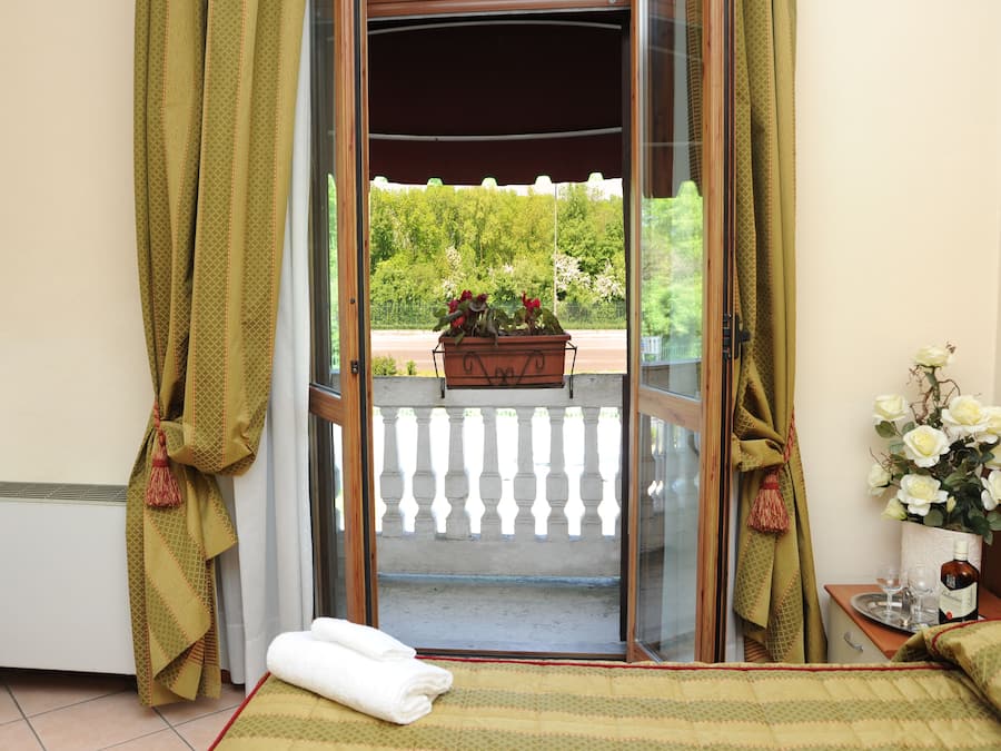 Secretária, Wi-fi grátis