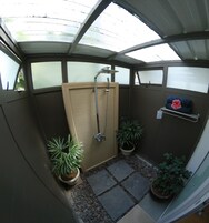 Bungalow, 4 quartos | Duche na casa de banho