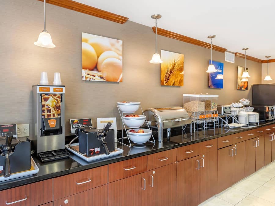 Pequeno-almoço tipo buffet incluído