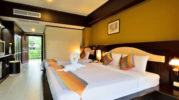 Quarto Deluxe | Minibar com produtos grátis, secretária, Wi-fi grátis