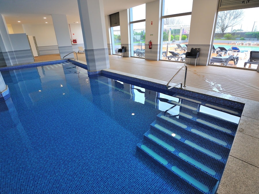 Piscina interna, piscina externa