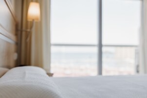 Cofre no quarto, secretária 