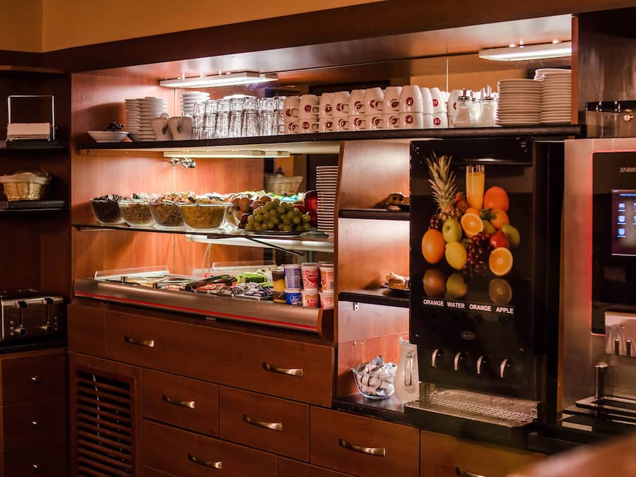 Café da manhã com buffet grátis