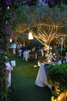 Pequenos-almoços servidos, cozinha italiana, com vista para o jardim 