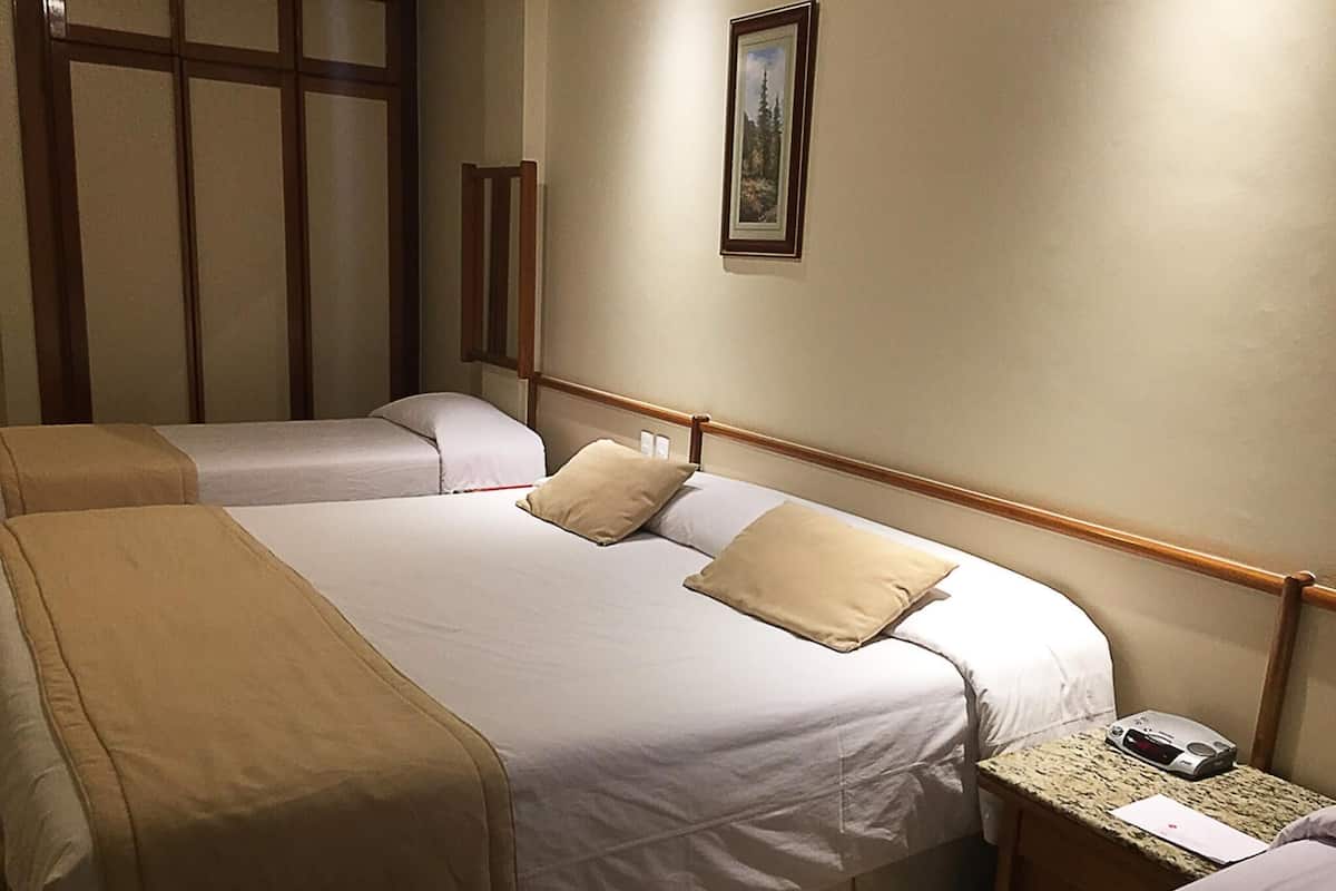 Roupa hipoalergénica, minibar, cofre no quarto, Wi-fi grátis