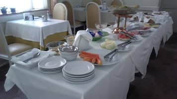 Pequeno-almoço completo diário incluído