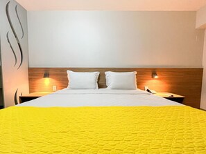 Suíte Deluxe Superior Casal + 2 | Minibar, cofre no quarto, cortinas/cortinados opacos 