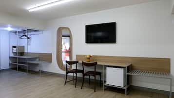 Suíte Premium Casal + 1 | Minibar, cofre no quarto, cortinas/cortinados opacos