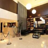 Área de estar no saguão