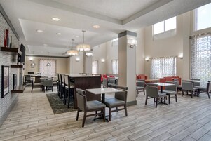 Pequeno-almoço tipo buffet diário incluído 