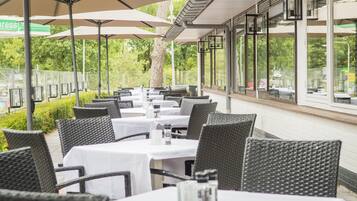 Pequenos-almoços, almoços e jantares servidos