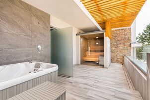 Quarto superluxo | Banheira de hidromassagem particular