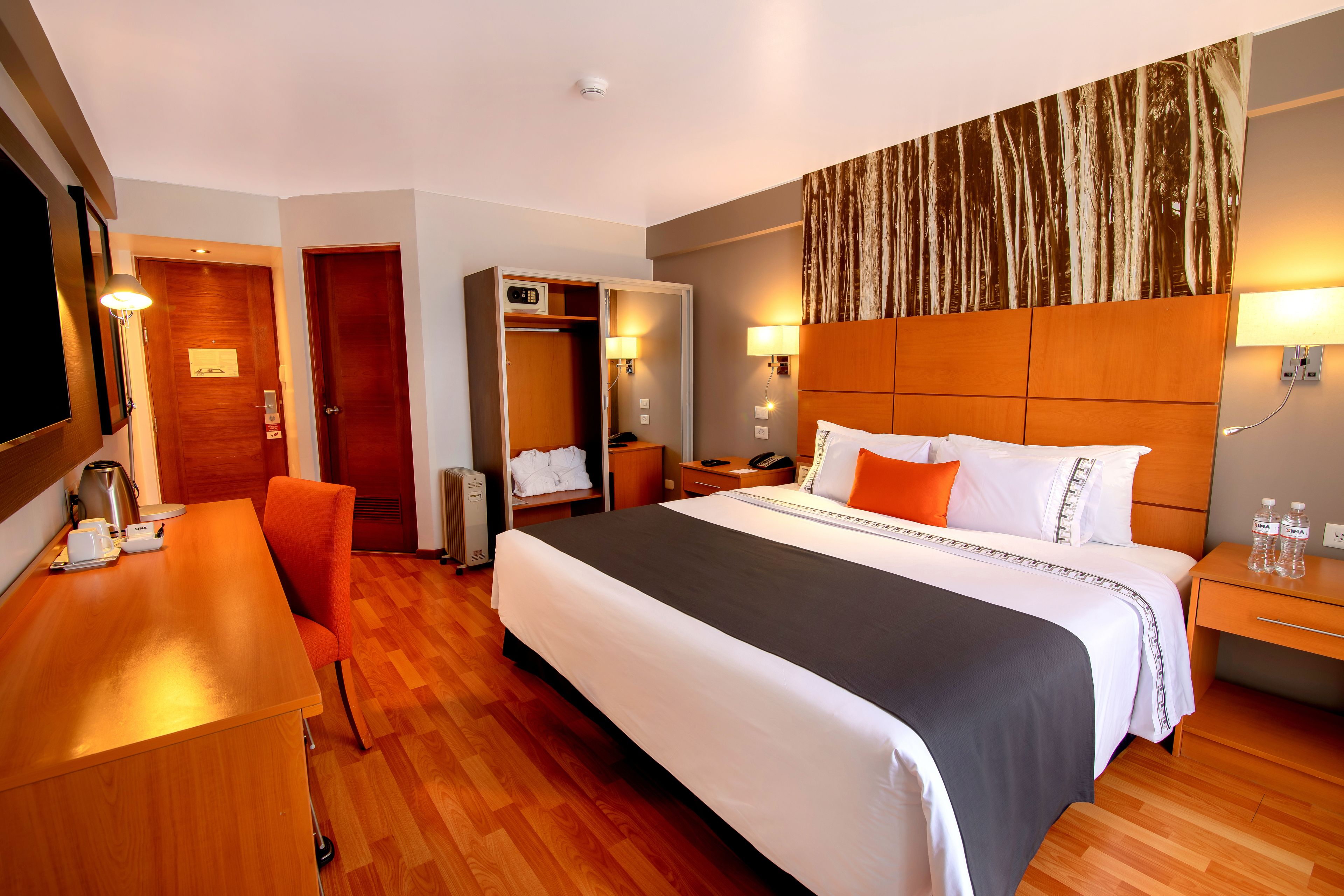 Quarto Superior, 1 cama king-size, casa de banho privativa | Minibar, cortinas/cortinados opacos, Wi-fi grátis 