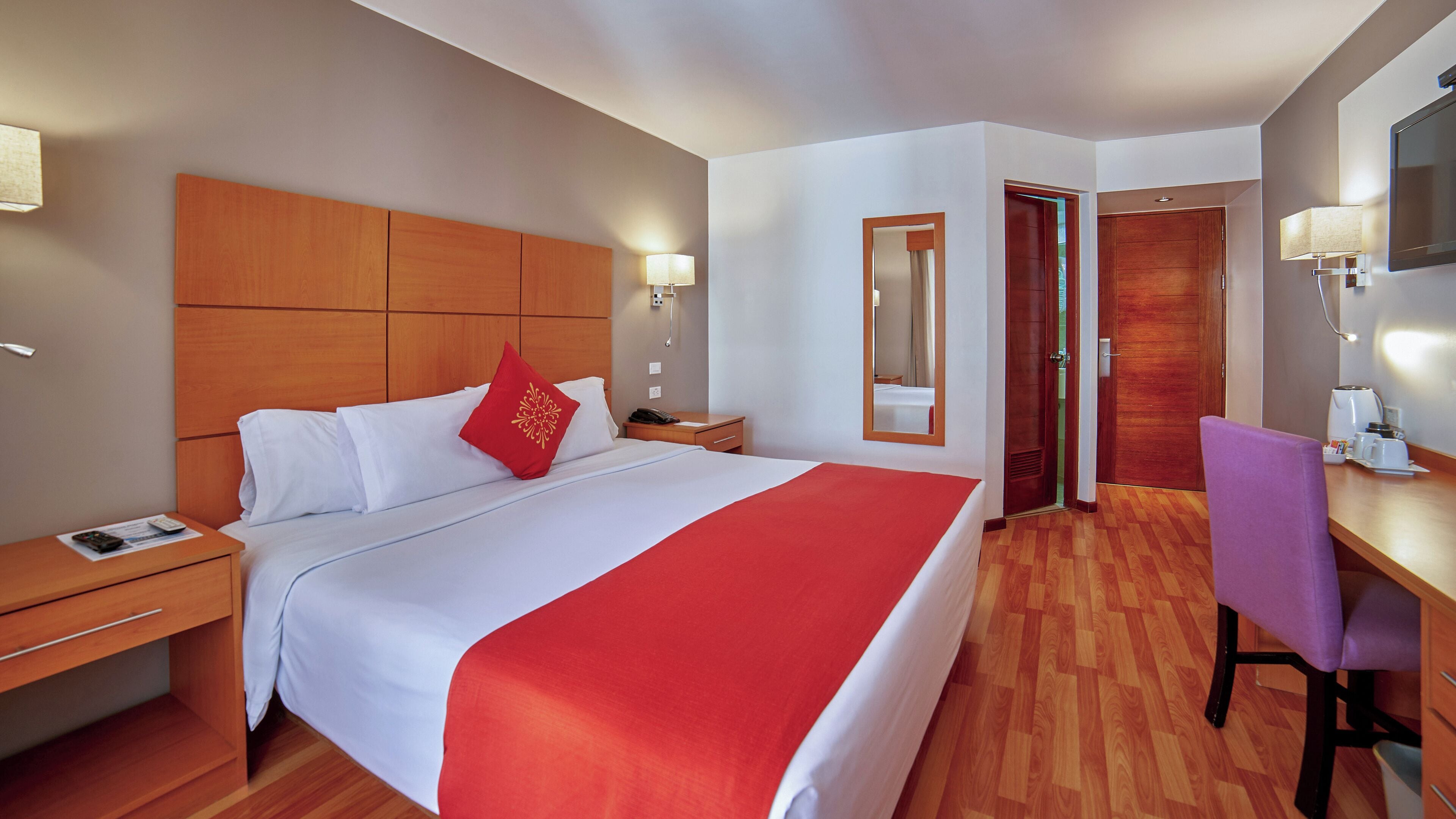 Quarto Individual, 1 cama de casal | Minibar, cortinas/cortinados opacos, Wi-fi grátis 