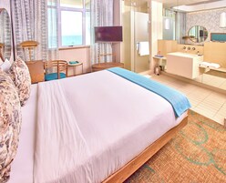 Standard Premium Room | Banheiro | Produtos de toalete de grife, secador de cabelo, toalhas de banho 