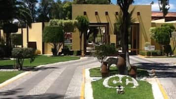 Fachada da propriedade