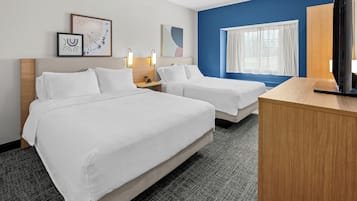 Escrivaninha, espaço de trabalho para notebook, cortinas blackout