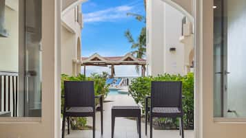 Suite Ground Pool View | 1 quarto, camas com colchões pillow-top, cofres nos quartos
