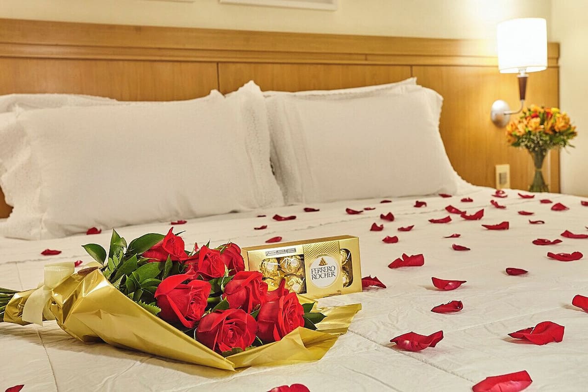 Luxo Casal | Minibar, cofre com capacidade para portátil, secretária