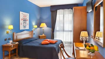 Quarto casal ou duplo | Cofres nos quartos, cortinas blackout, Wi-Fi de cortesia, roupa de cama