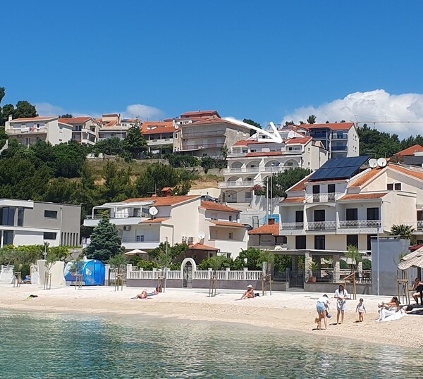 Smartstay Johnny - Podstrana