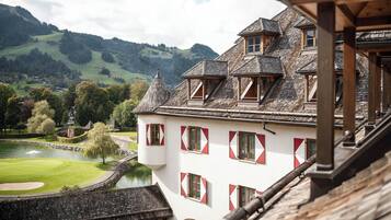 Double Room Comfort | Cofre no quarto, cortinas/cortinados opacos, ferro/tábua de engomar