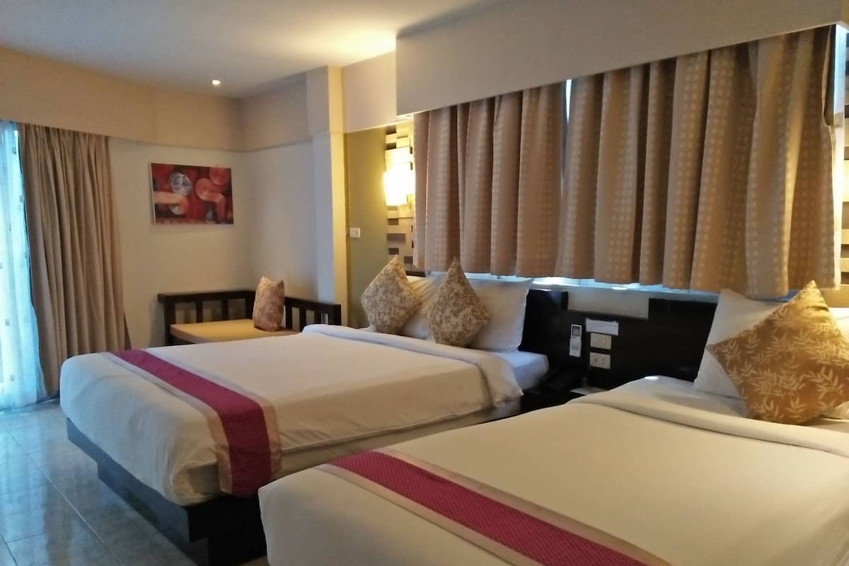 Quarto Superior | Minibar, cofre no quarto, secretária, Wi-fi grátis