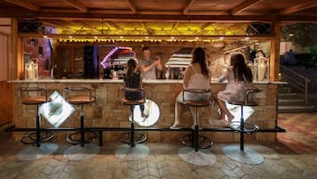 Bar à beira da piscina