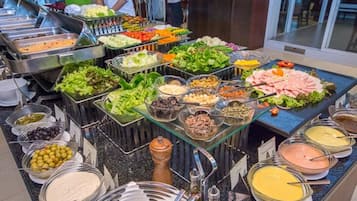 Café da manhã com buffet todos os dias (THB 515 por pessoa)