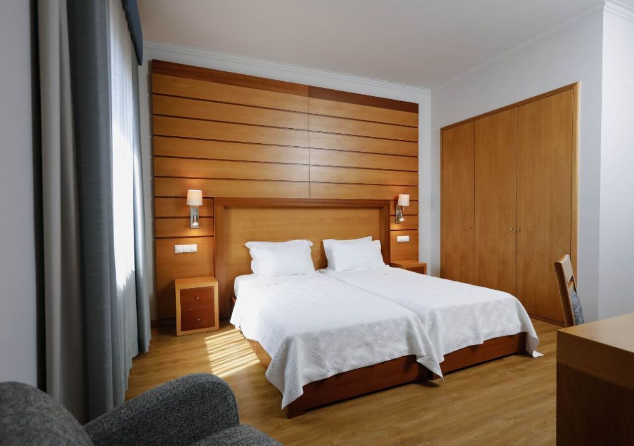 Minibar, cofre no quarto, secretária, Wi-fi grátis 